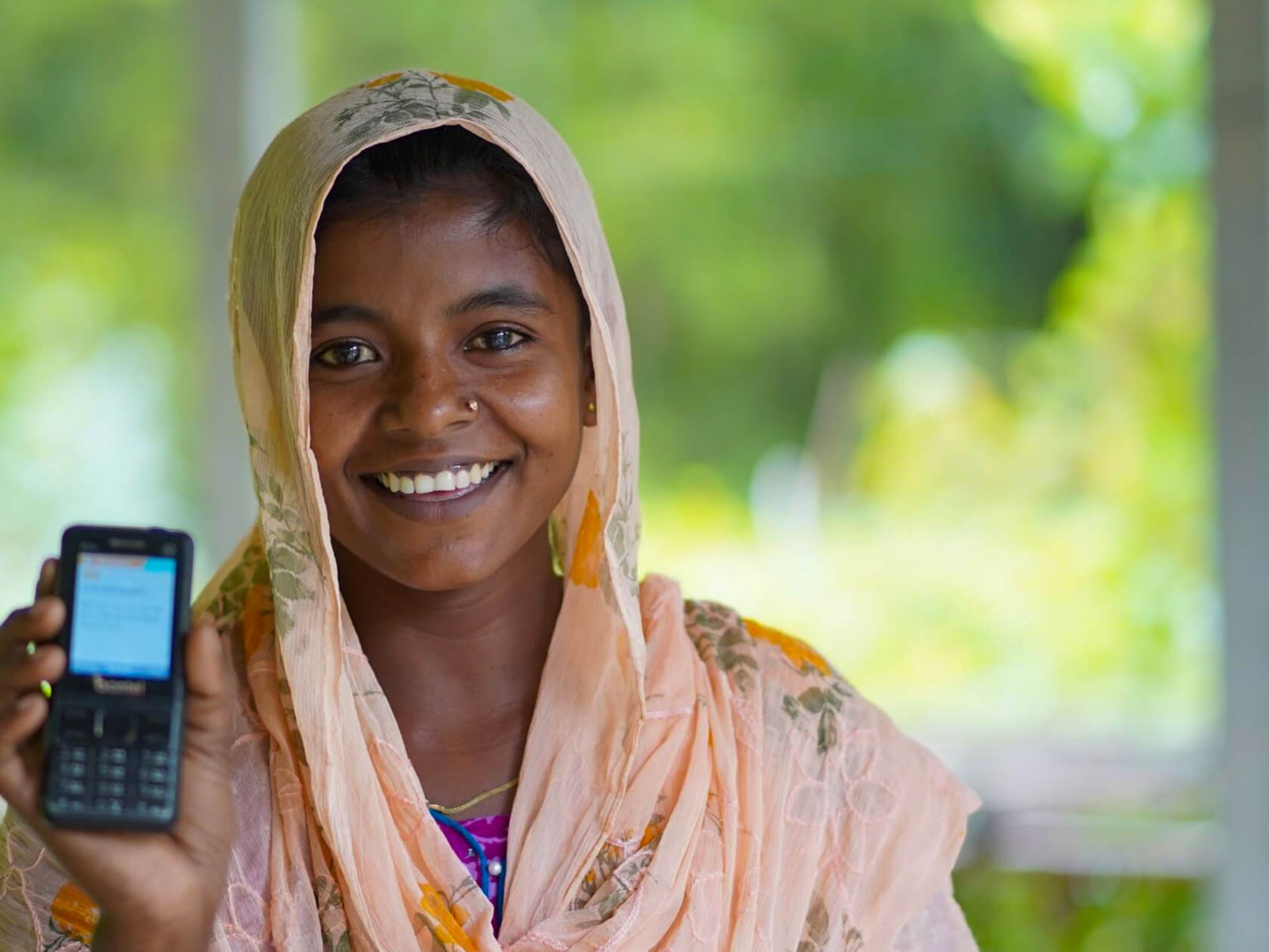 Bangladesch: Wie SMS-Dienst das Leben von Familien verändert